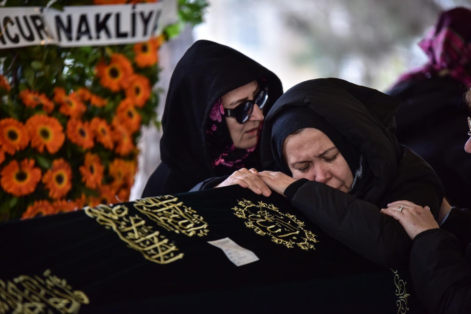 Arda Duman gözyaşlarıyla son yolculuğuna uğurlandı