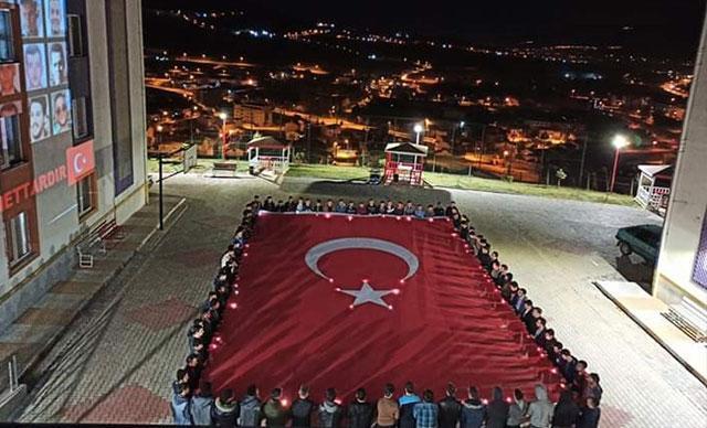 Tokat'ta öğrencilerden 'Bahar Kalkanı' harekatına destek - Güncel ...
