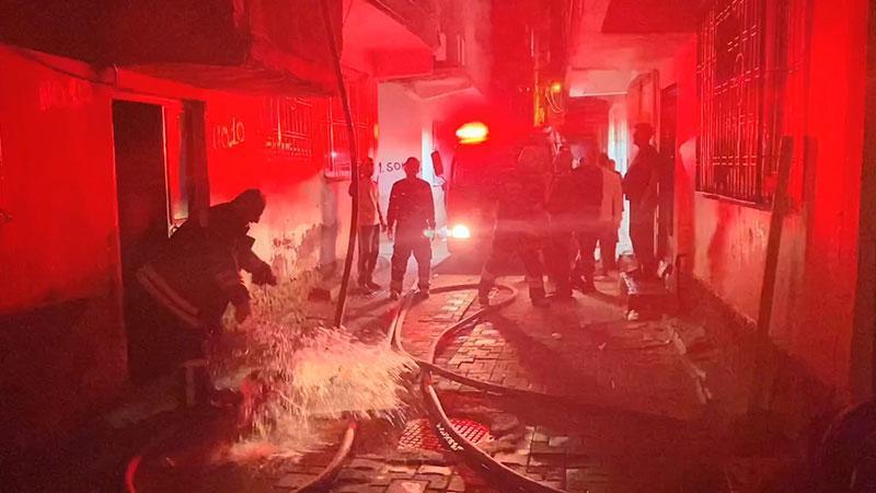 Yanan evde ayağı kesilerek mahsur kalan genci itfaiye kurtardı - Güncel ... Yanan evde ayağı kesilerek mahsur kalan genci itfaiye kurtardı - Güncel ...