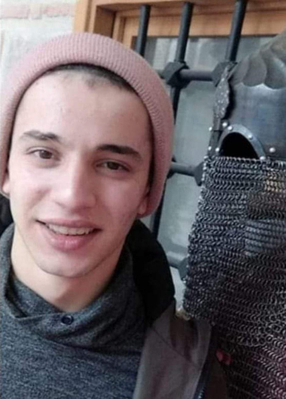 Balıkesir'de otomobil takla attı: 1 ölü, 1 yaralı - Son Dakika Gündem ...