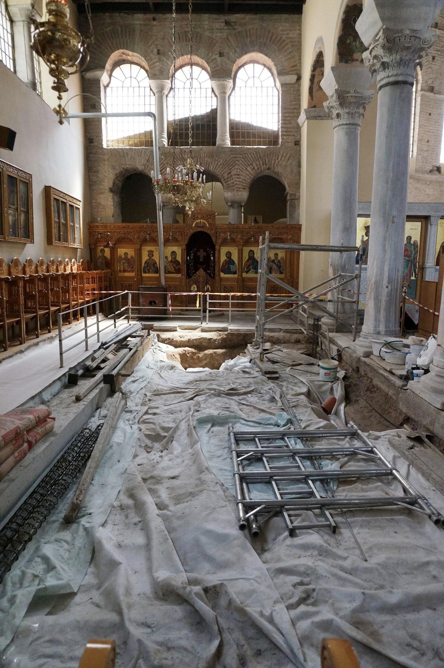 New discovery in Santa Claus Church: His grave and where he stood were ...