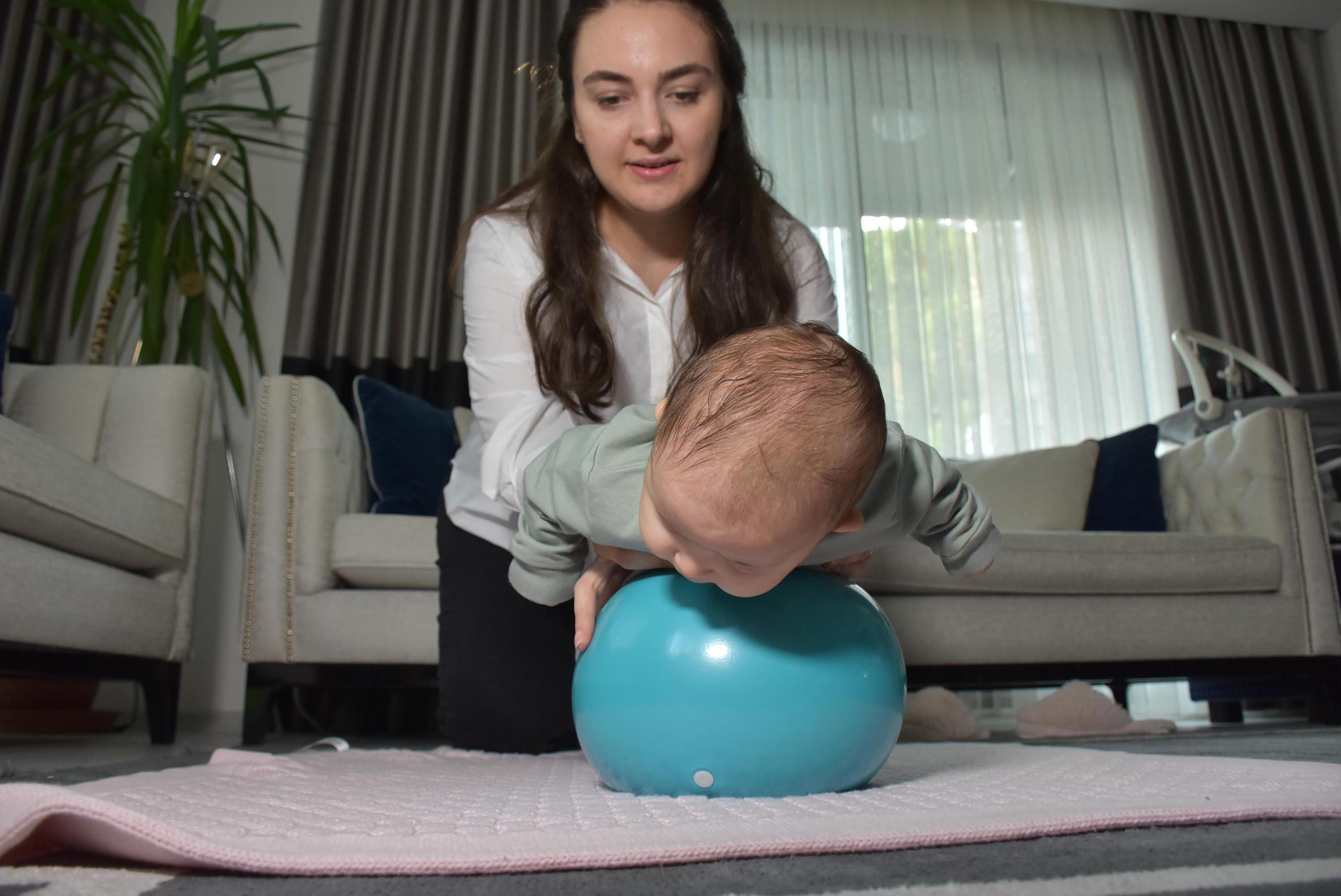 Topuktan alınan kan ile erken tanı konan ilk bebek Pera, SMA ile ...