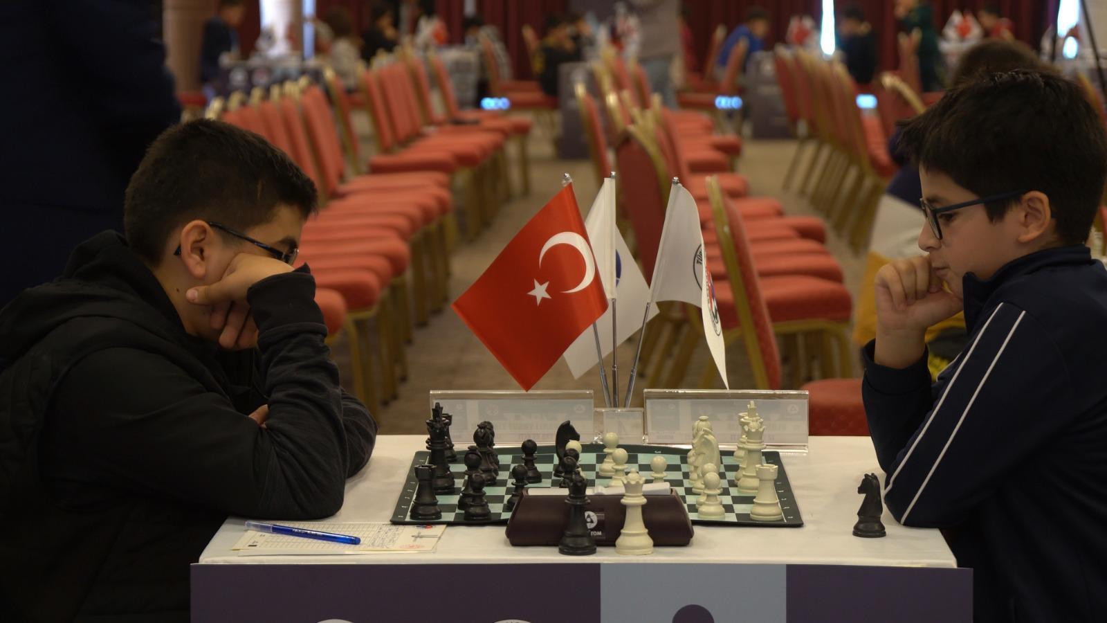 ‘Geleceğin Kasparovları’ şampiyonluk için yarıştı - Güncel Spor Haberleri