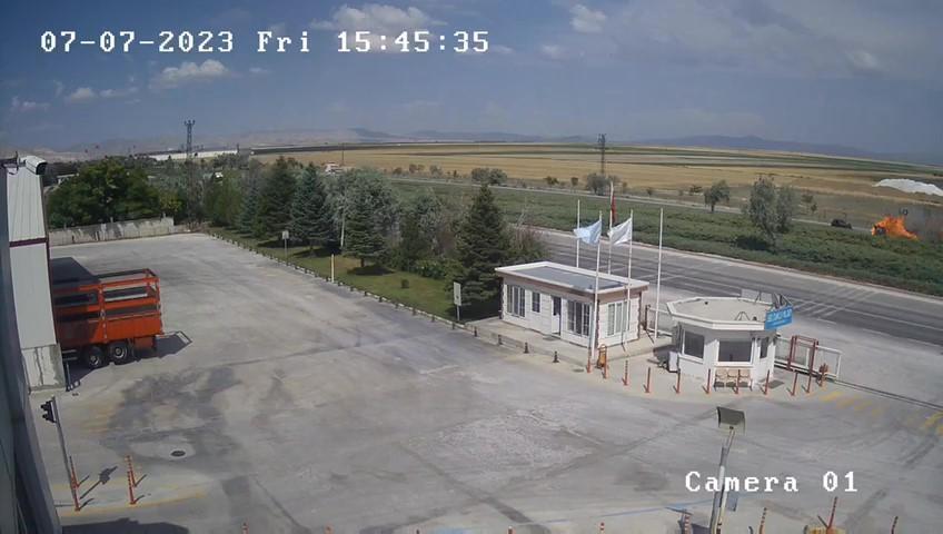 Konya'da iki otomobilin çarpışıp takla atması kamerada: 1 ölü, 1 yaralı ...