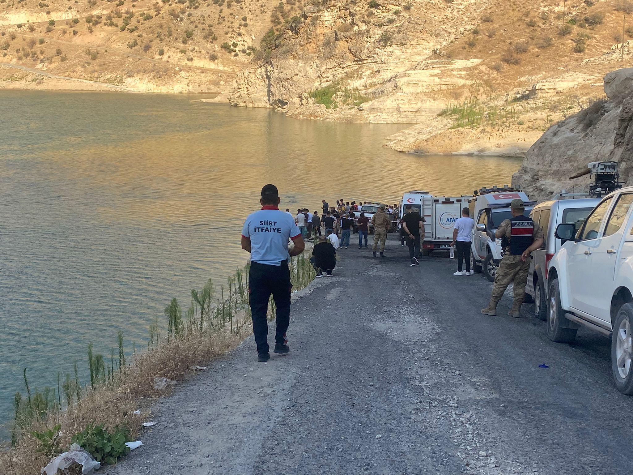 Zihinsel engelli oğlunu kurtarmak için girdiği çayda akıntıya kapılıp ... Zihinsel engelli oğlunu kurtarmak için girdiği çayda akıntıya kapılıp ...