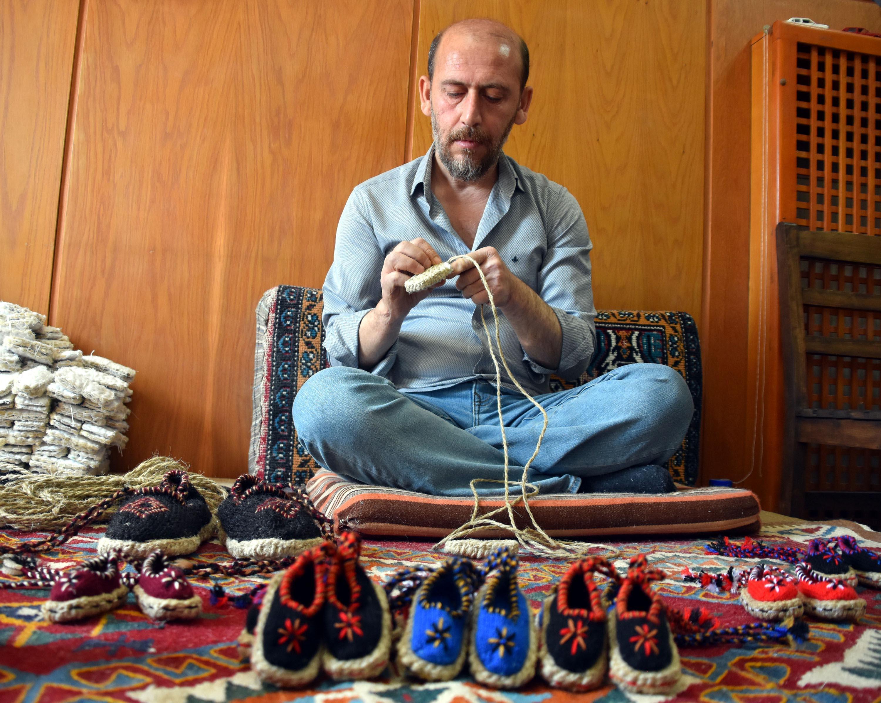 ‘Harik’ sanatının son temsilcisi müşteri bulamayınca 'Mini harik ...