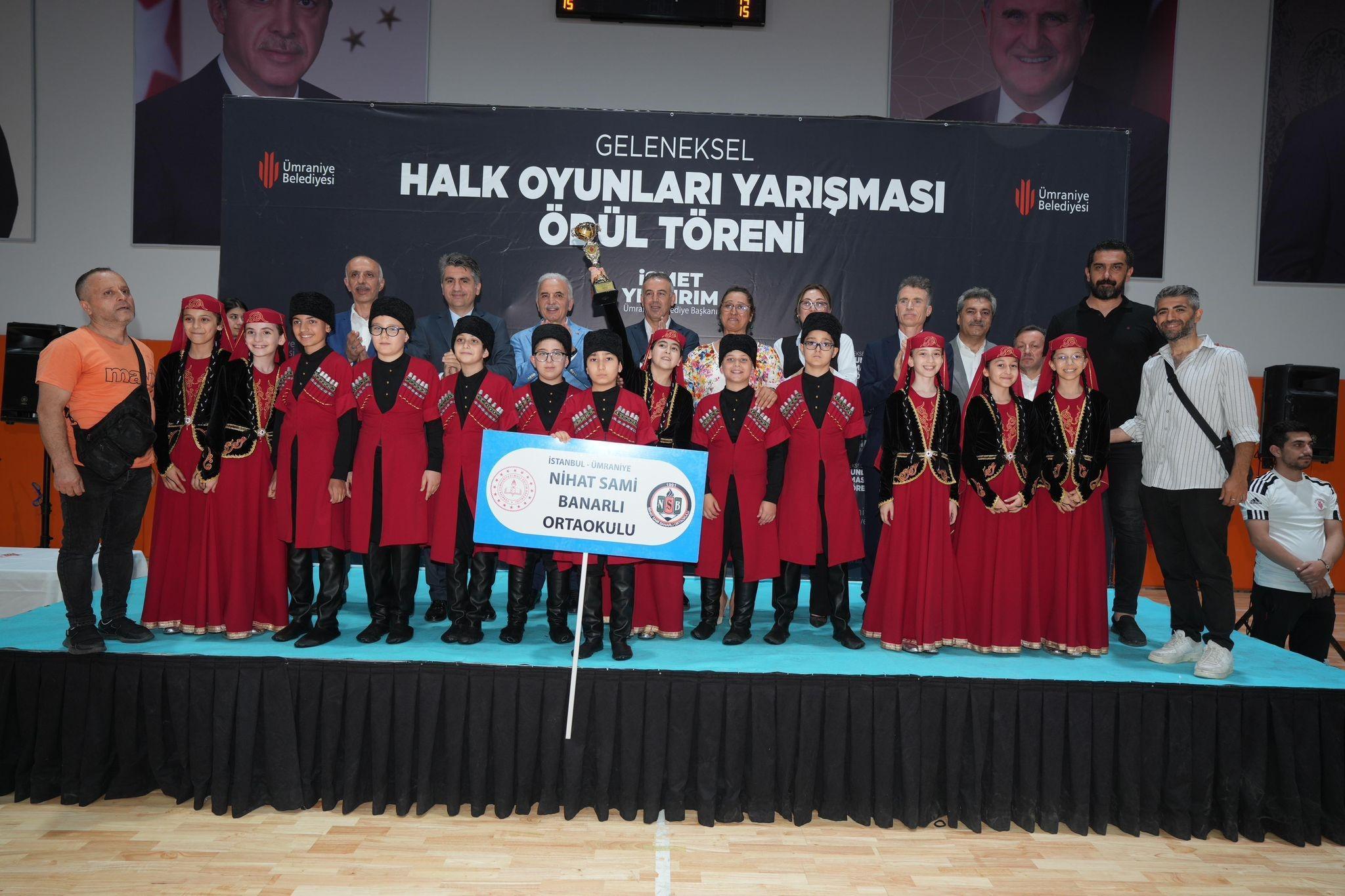 Ümraniye'de Halk Oyunları Yarışması yapıldı - Sanat Haberleri