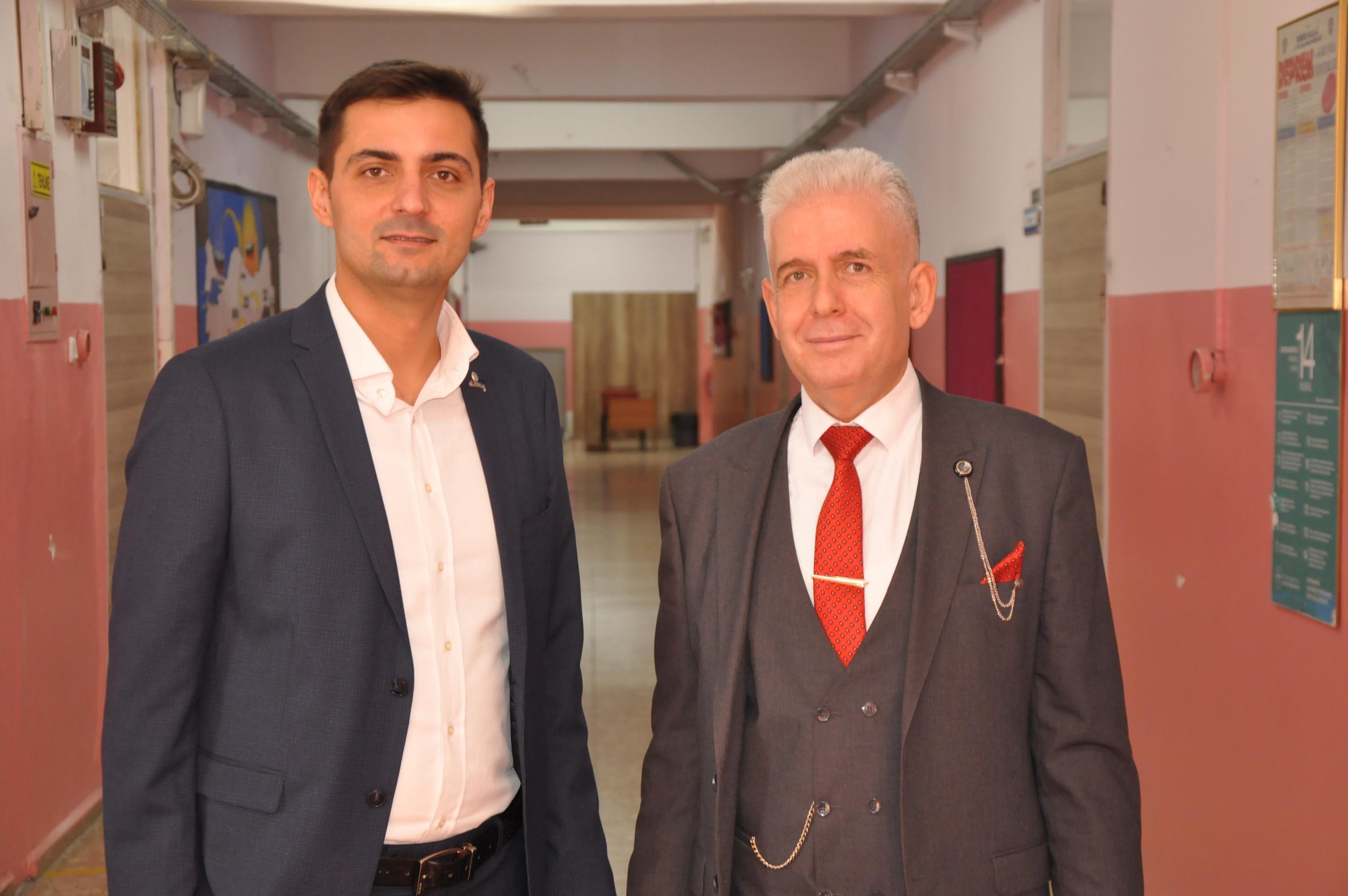 Nefes borusuna yumurta parçası kaçan öğretmeni meslektaşı Heimlich ...