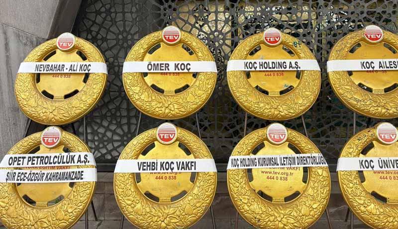 Fenerbahçeli yüzücü Vedia Nil Apak ve annesi Ferda Apak son ...