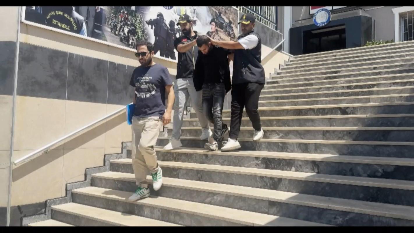 Sultangazi'de sokak ortasında işlenen cinayetin faili yakalandı - Son ...