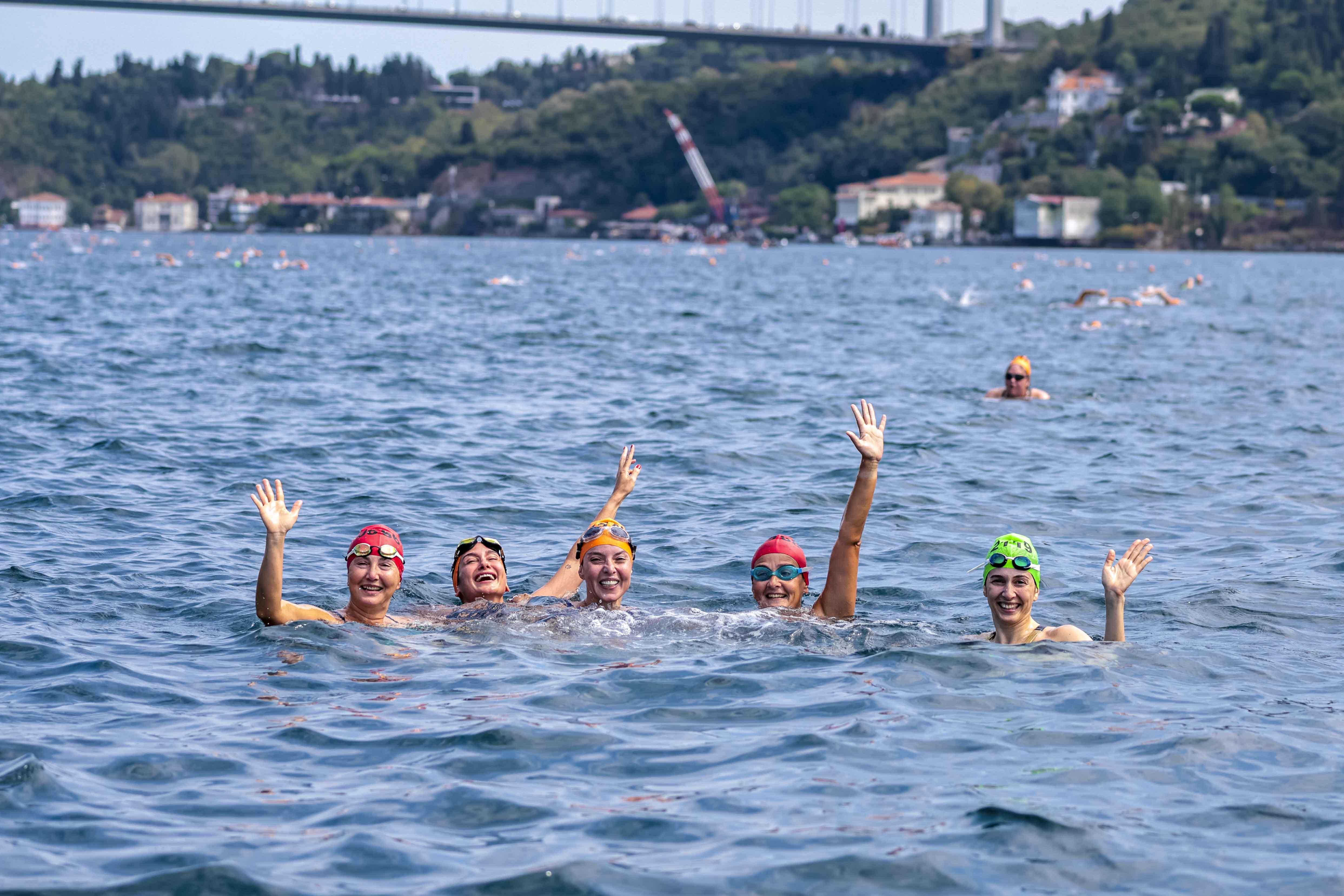 37'nci Boğaziçi Kıtalararası Yüzme Yarışı’nda şampiyonlar belli oldu ...