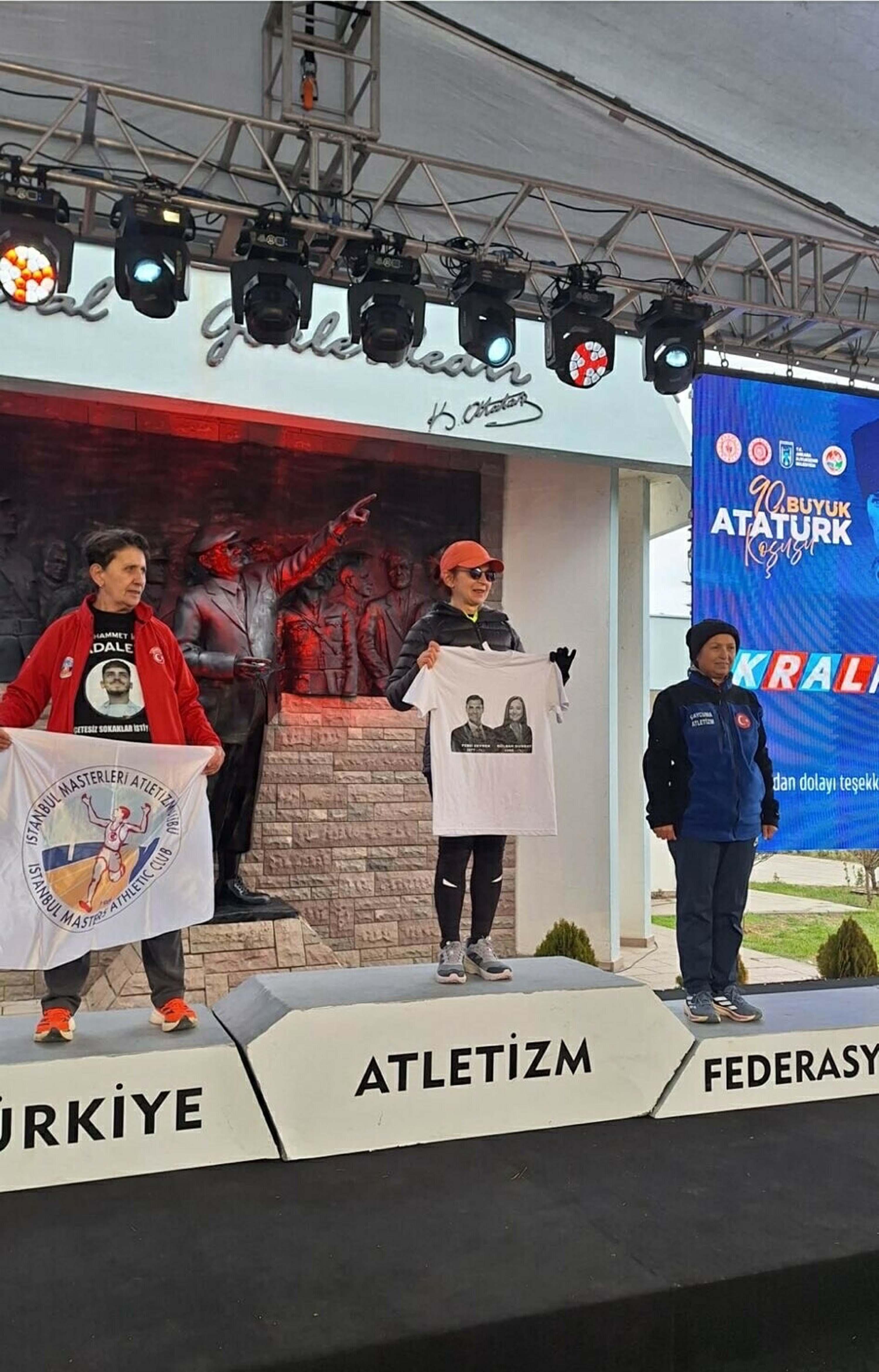 90. Büyük Atatürk Koşusu'nda birincilik kupasını Alaşehir'e getirdi ...