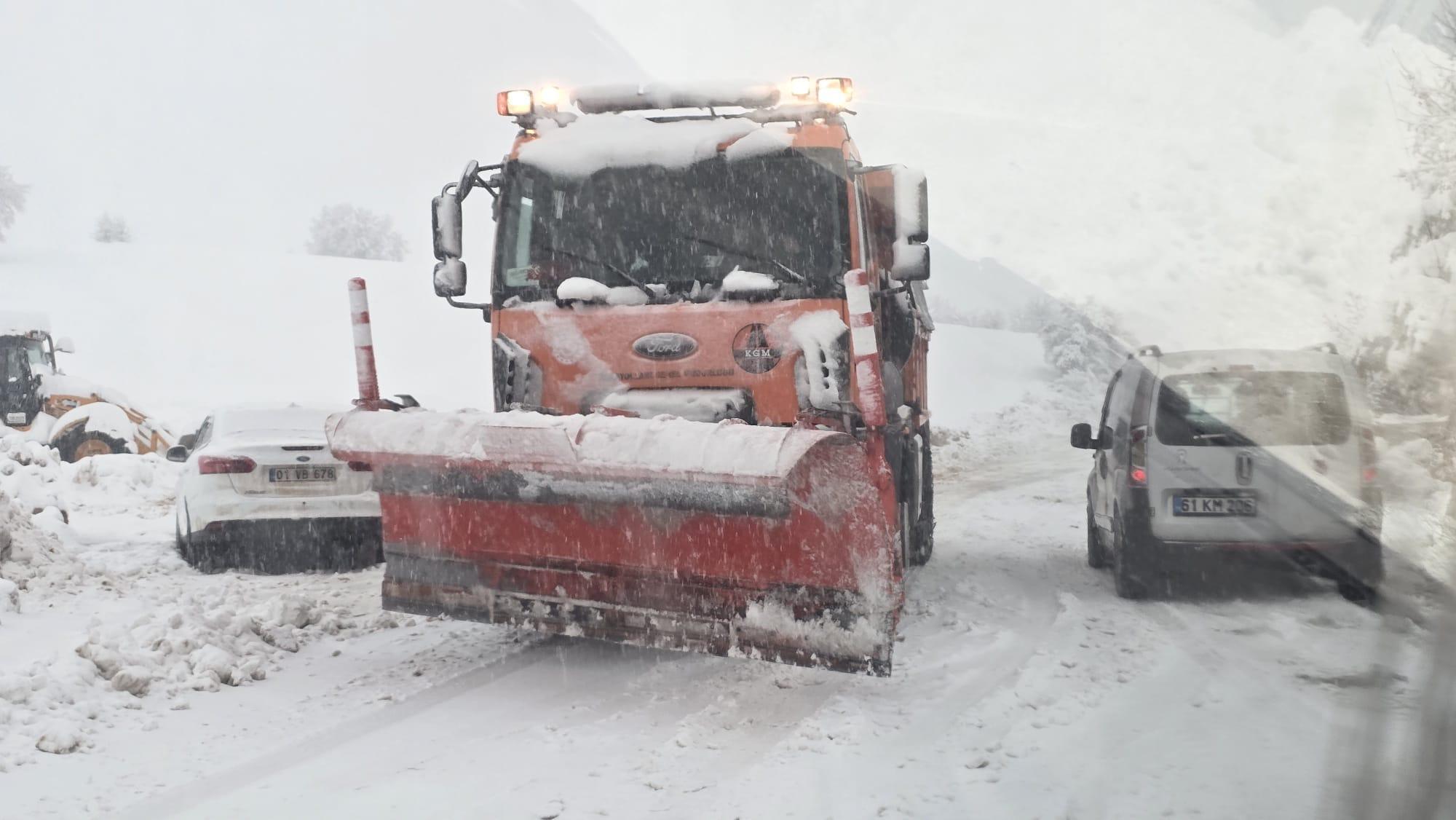 Adıyaman’da kar ulaşımı olumsuz etkiledi - Adıyaman Gerger Haberleri