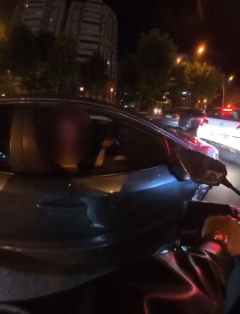 Beylikdüzü'nde 'yol verme' tartışmasında aracından inip saldıran ...