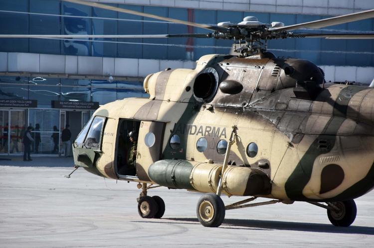 Mi-17 tipi helikopterler, depremlerde yaralanan 444 kişiyi taşıdı